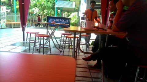 Ruangan Merokok Sebagai Bentuk Penghormatan Pada Pelanggan - Komunitas ...