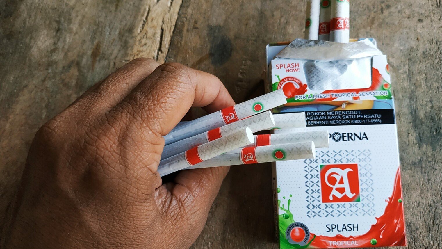 Fenomena Rokok Rasa Buah yang Tengah Populer - Komunitas Kretek