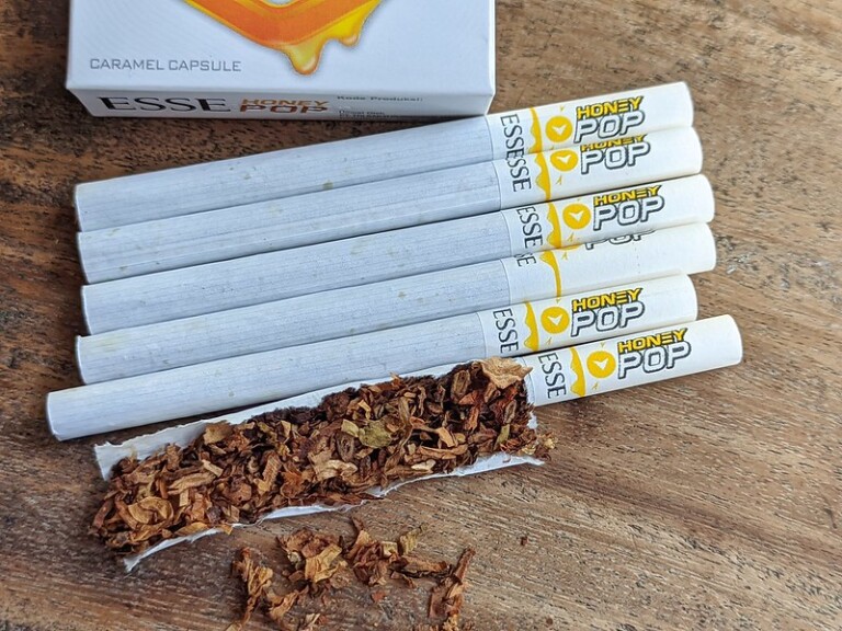 Kenapa Rokok Esse Digemari Banyak Orang - Komunitas Kretek