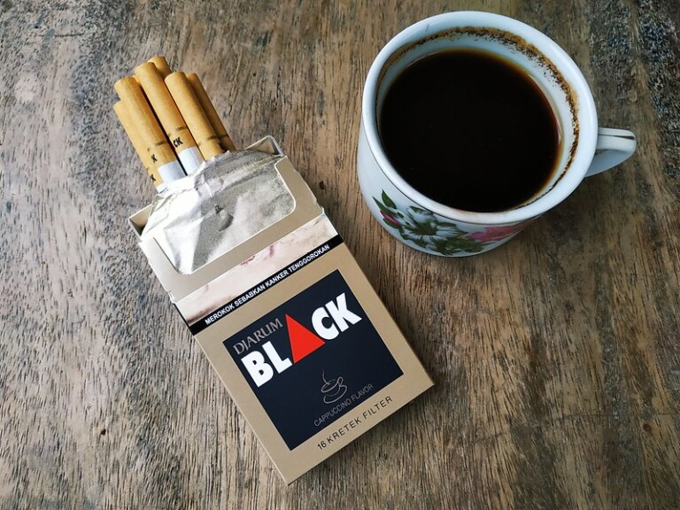 Rokok Black Cappuccino - Komunitas Kretek