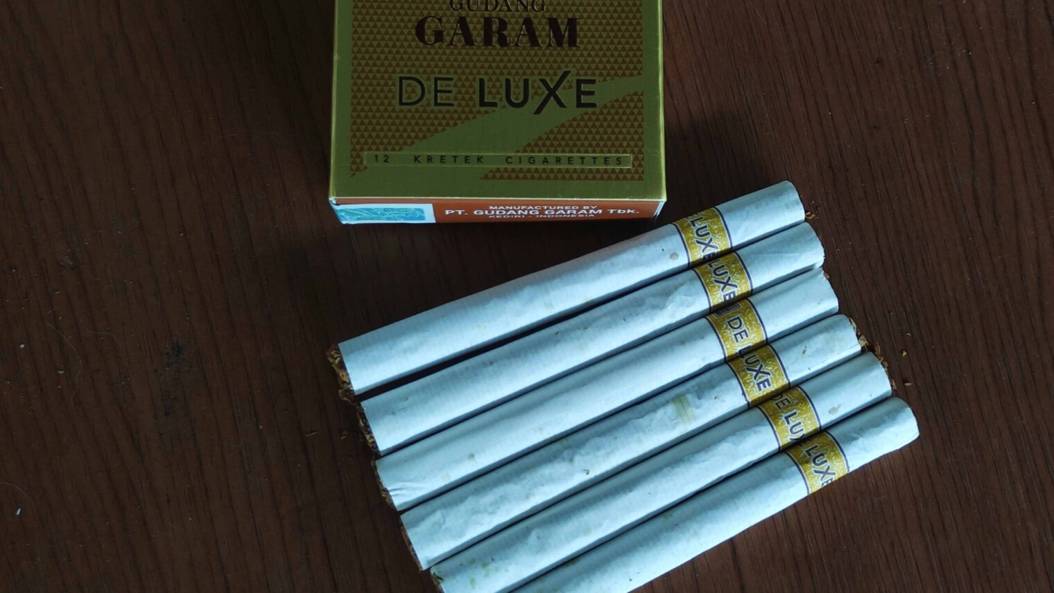 Gudang Garam De Luxe: Rokok Berkelas yang Bikin Puas